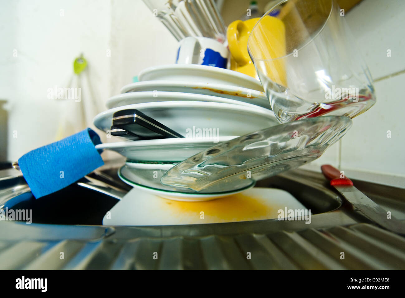 Dirty pots and cups hi-res stock photography and images - Alamy