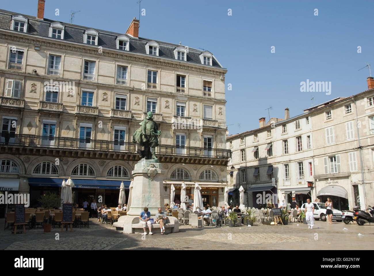 Statue of jean guiton hi-res stock photography and images - Alamy