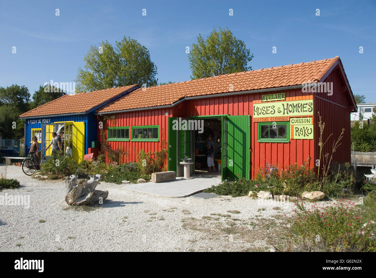 Colorful houses hi-res stock photography and images - Alamy