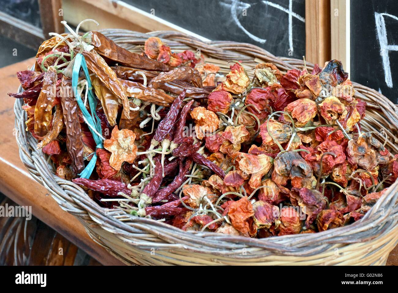 Dried peppers display hi-res stock photography and images - Alamy