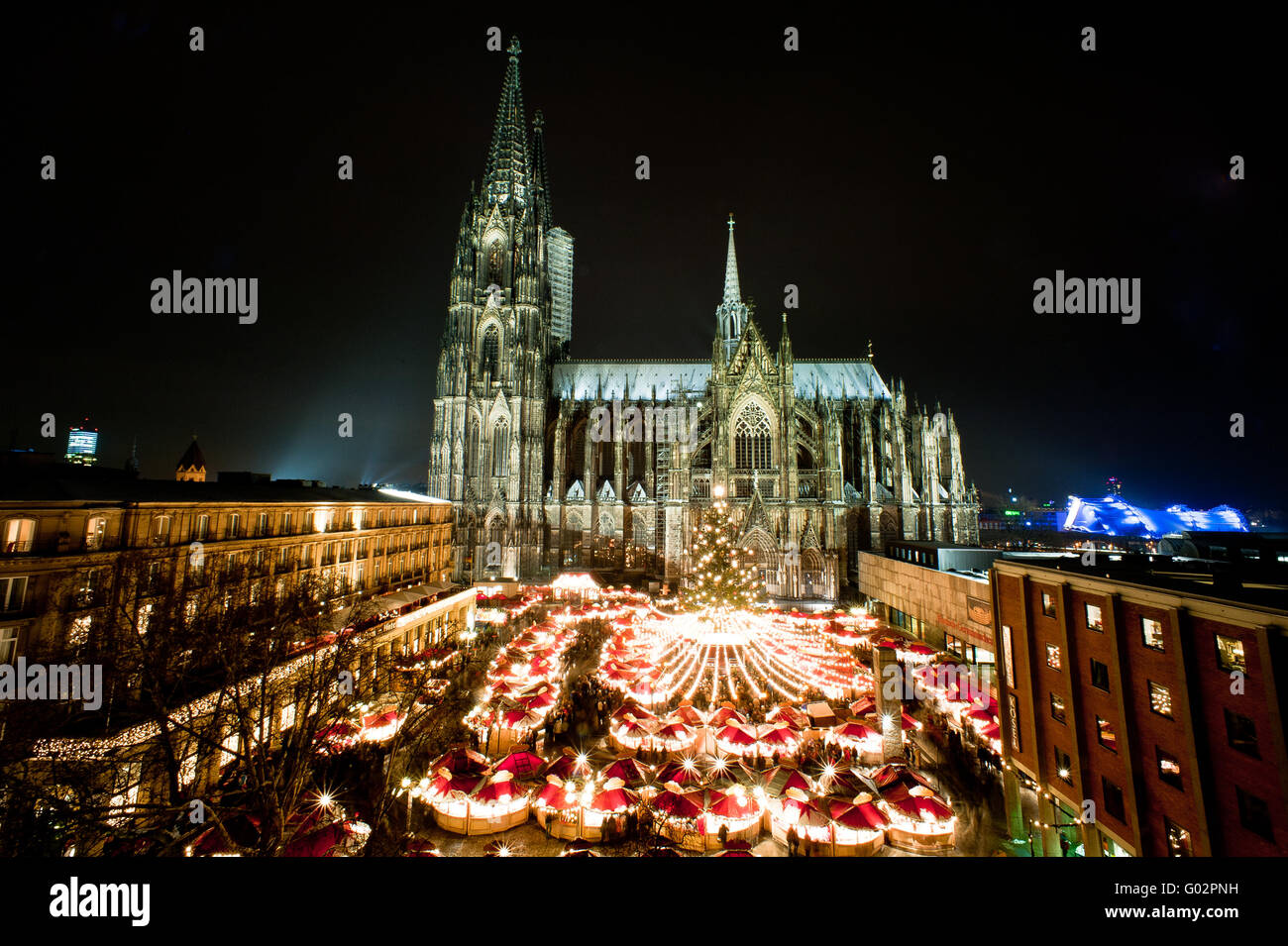 Cologne Christmasmarket with Cathedral Stock Photo - Alamy