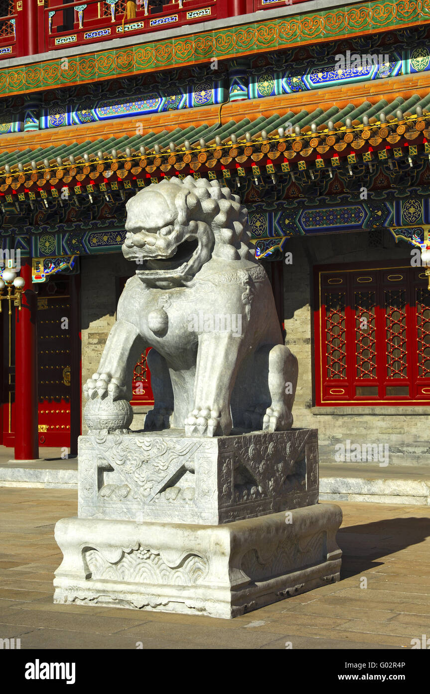 Guardian lion at the Xinhuamen Gate, Beijing,China Stock Photo - Alamy