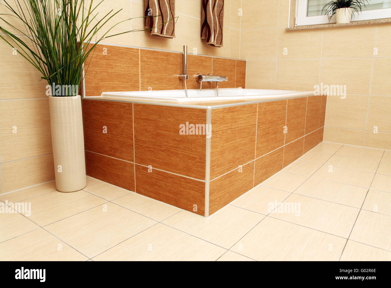 Tiled bathtub hi-res stock photography and images - Alamy