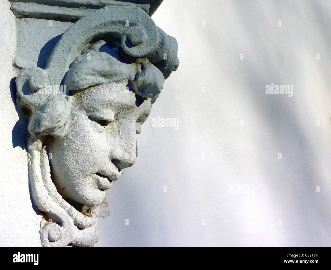 Hanging angel statue hi-res stock photography and images - Alamy