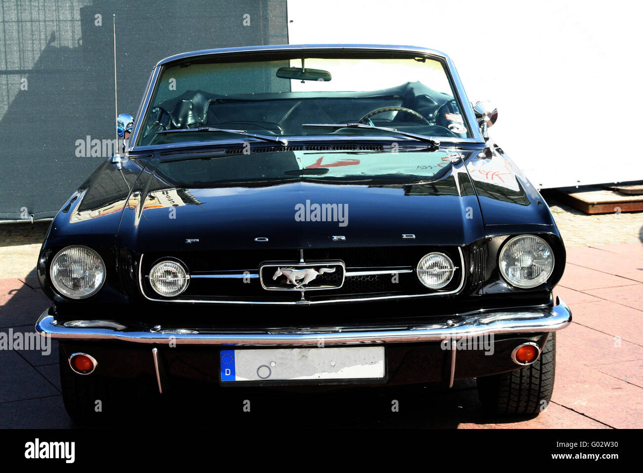 Ford mustang drag racing car hi-res stock photography and images - Alamy