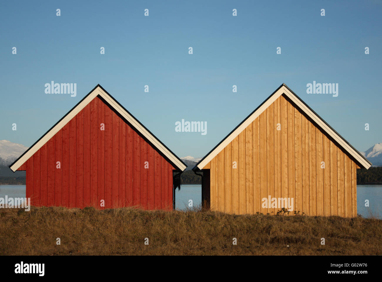 Two houses hi-res stock photography and images - Alamy