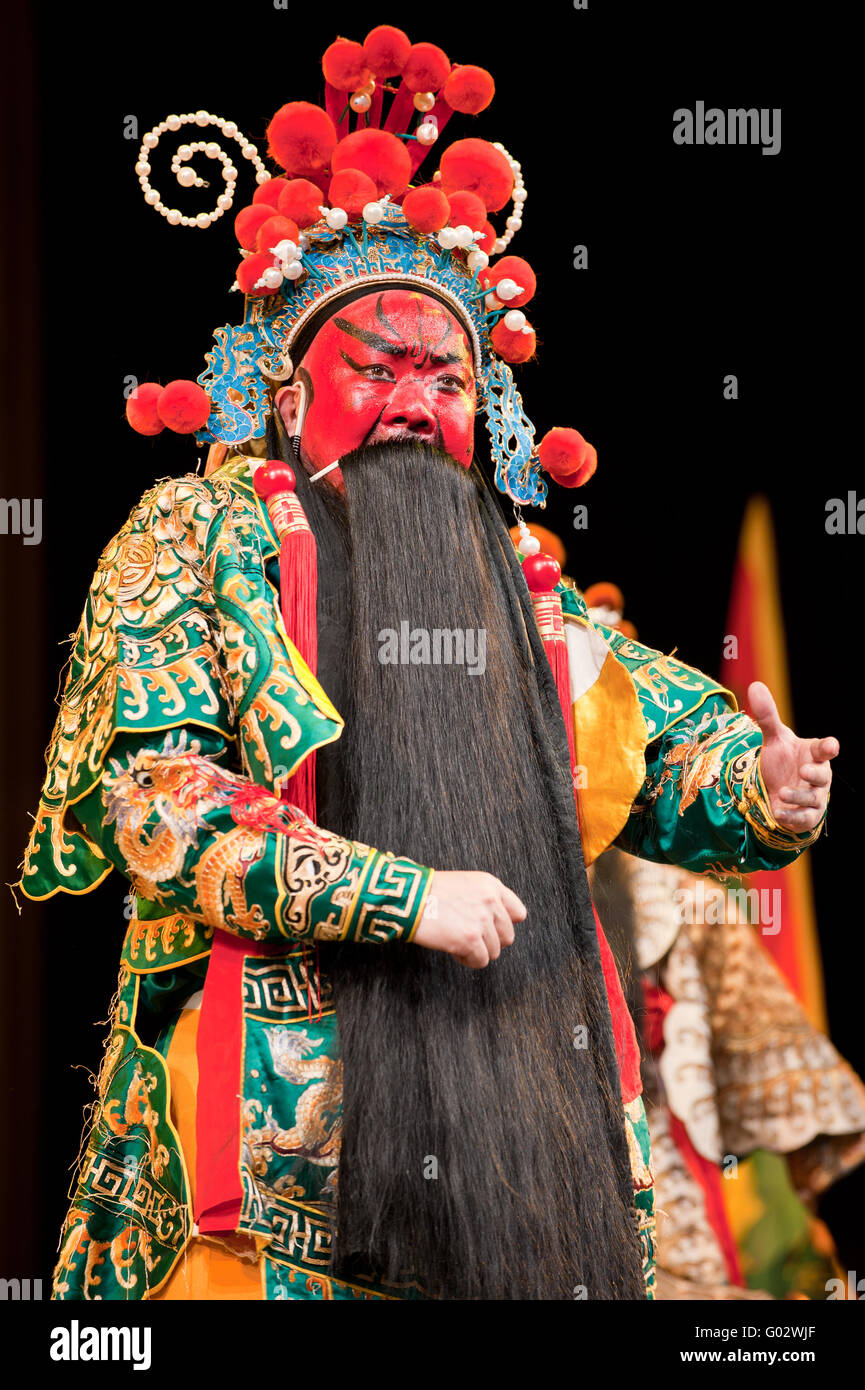 Male chinese opera character hi-res stock photography and images - Alamy