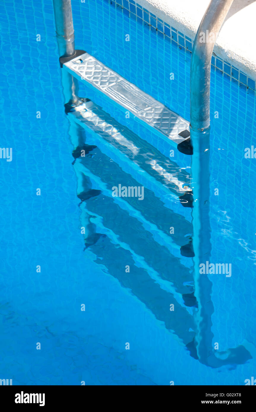 Underwater pool view ladder hi-res stock photography and images - Alamy