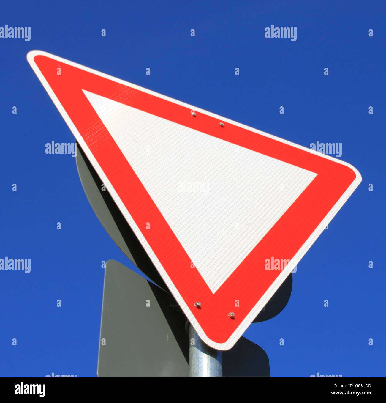 VORFAHRT ACHTEN-GIVE WAY SIGN Stock Photo - Alamy