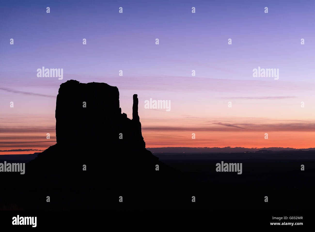 The mittens, Mesa, red rock at Monument Valley, Navajo Tribal Park ...