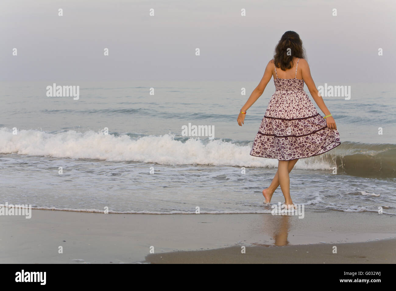 Peace and dancing girls hi-res stock photography and images - Alamy