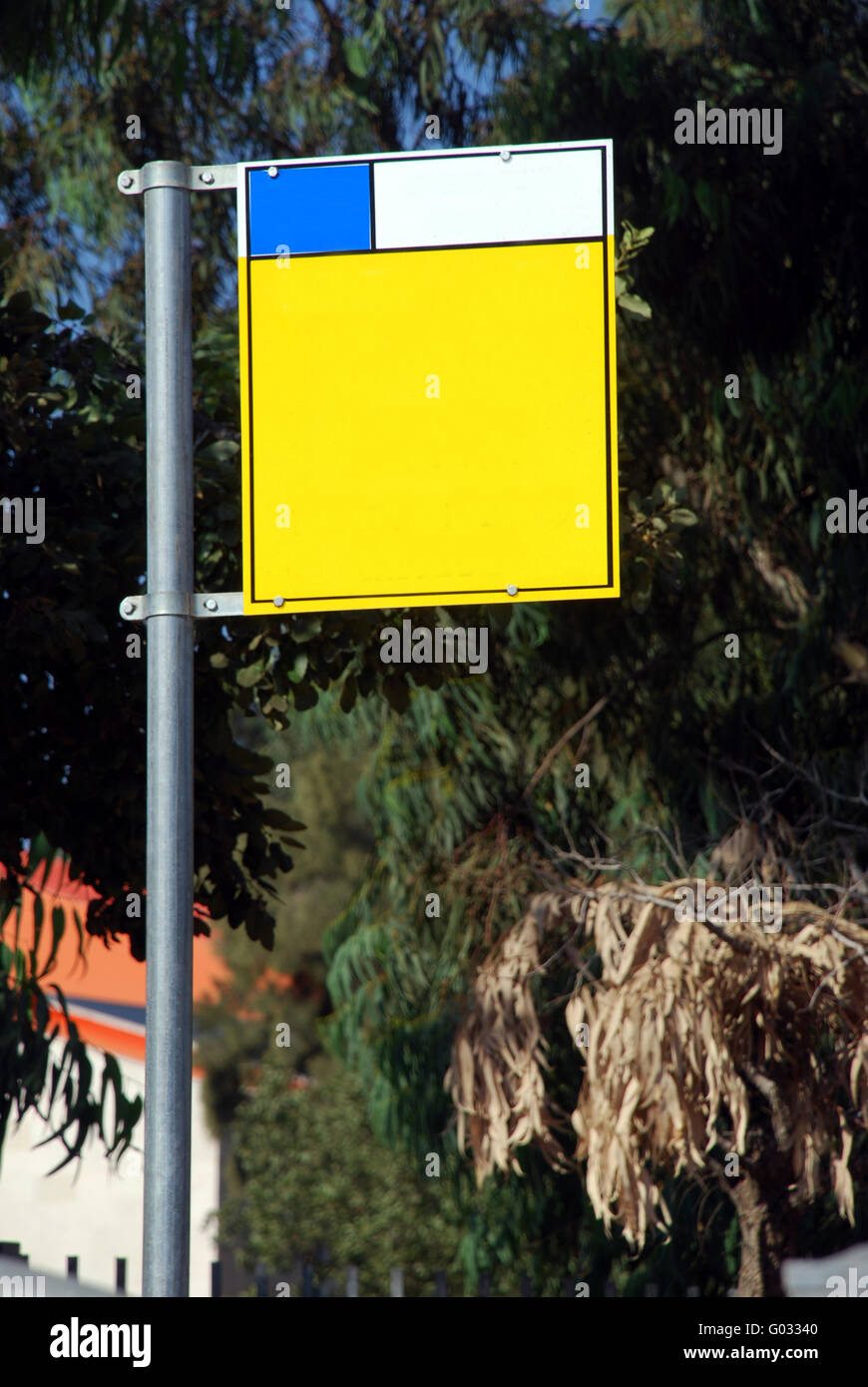 Yellow bus sign hi-res stock photography and images - Alamy