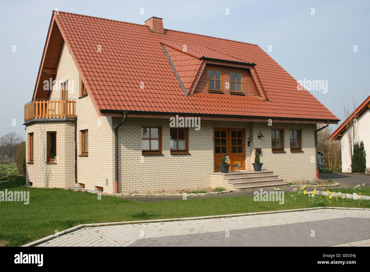 Single family house Stock Photo - Alamy