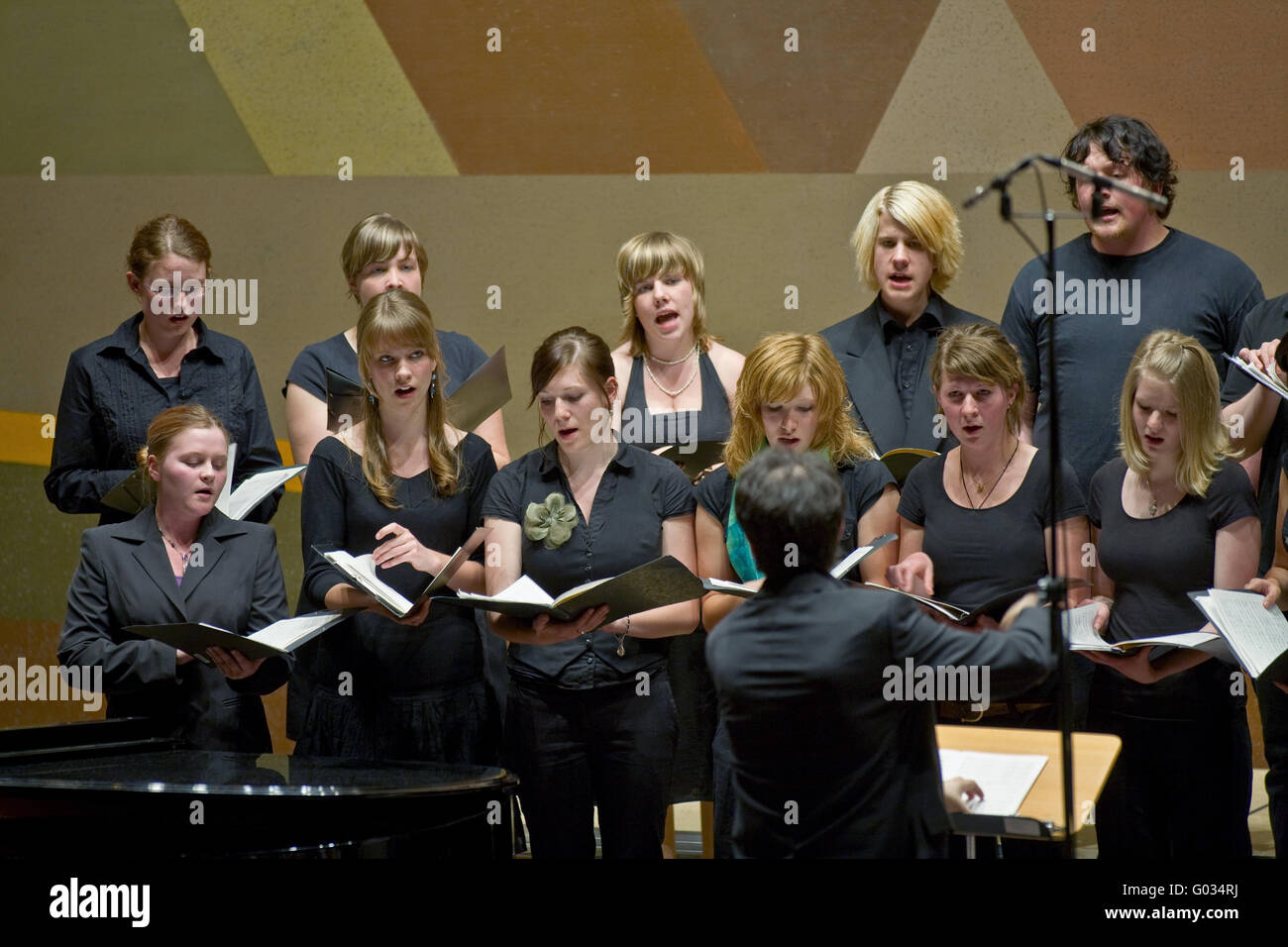 Singen Chor High Resolution Stock Photography and Images - Alamy