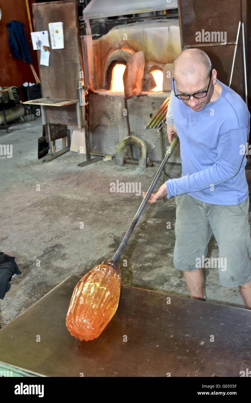 Venetian glass blowers hi-res stock photography and images - Alamy