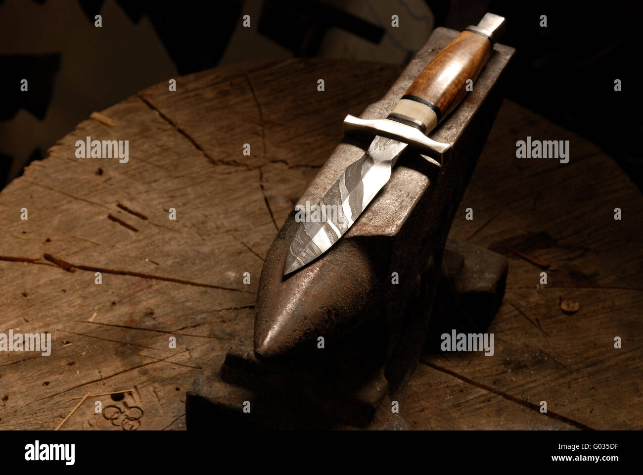 Damascus iron hi-res stock photography and images - Alamy