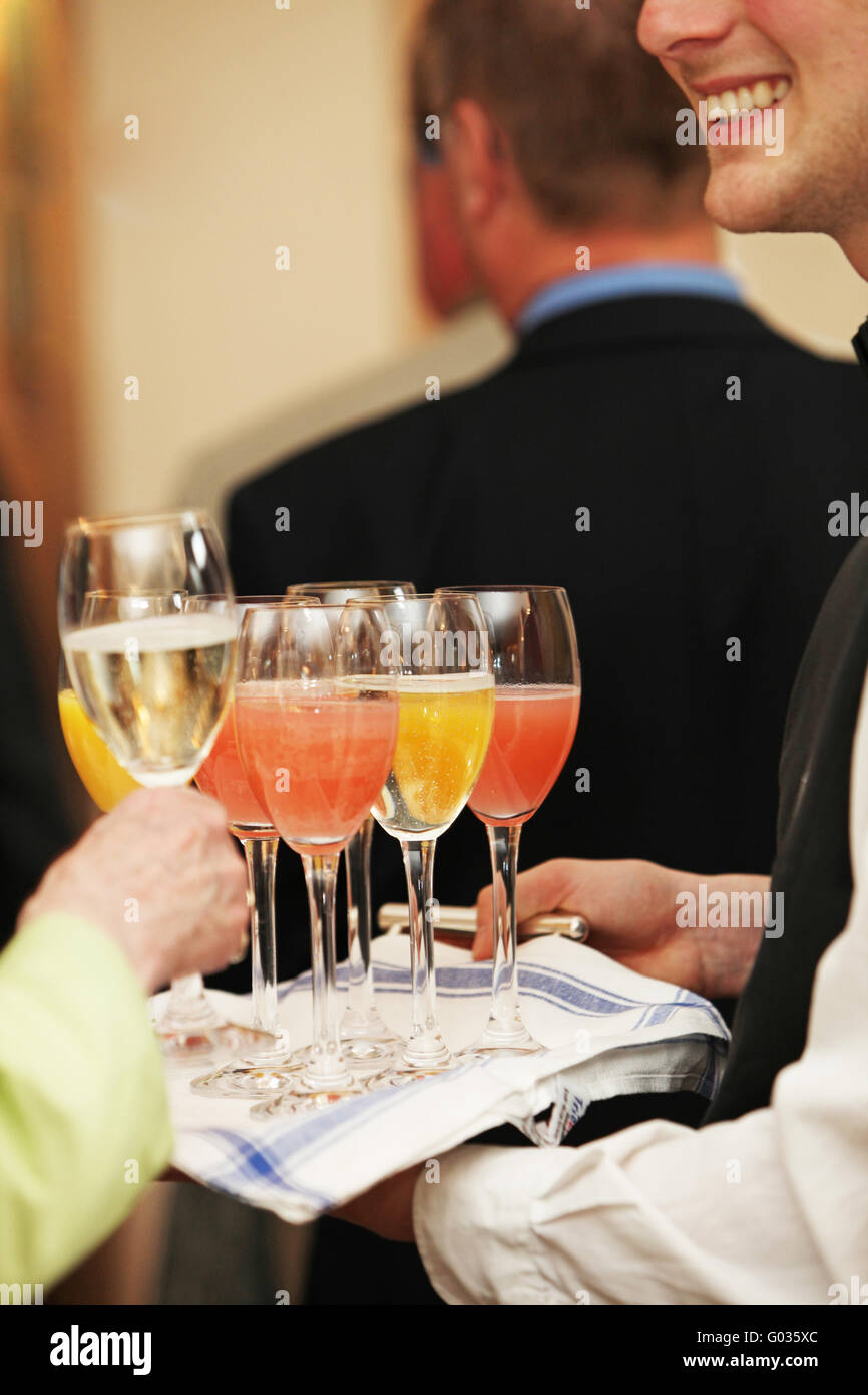 Bedienung restaurant hi-res stock photography and images - Alamy