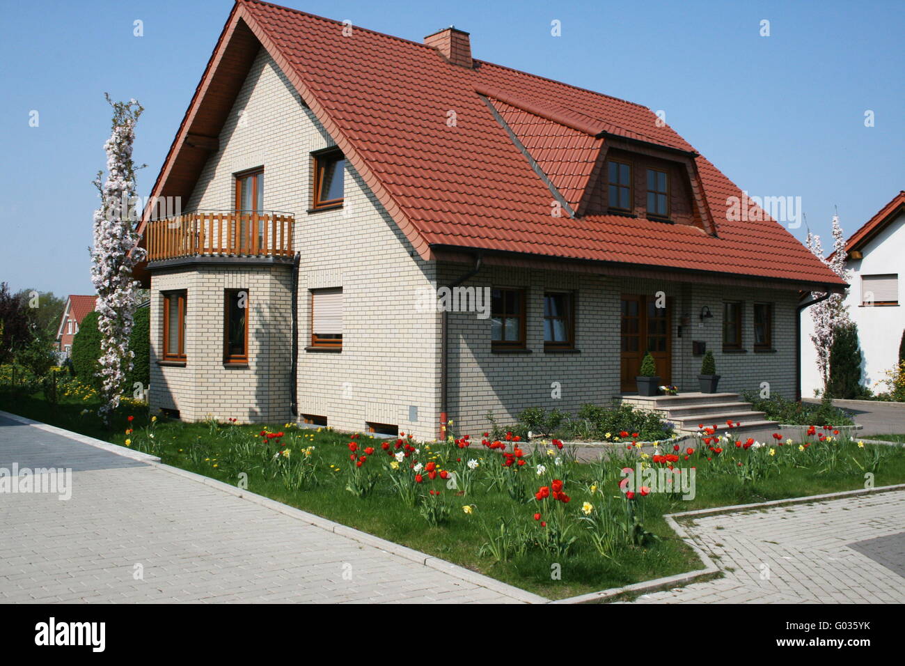 Single family house Stock Photo - Alamy