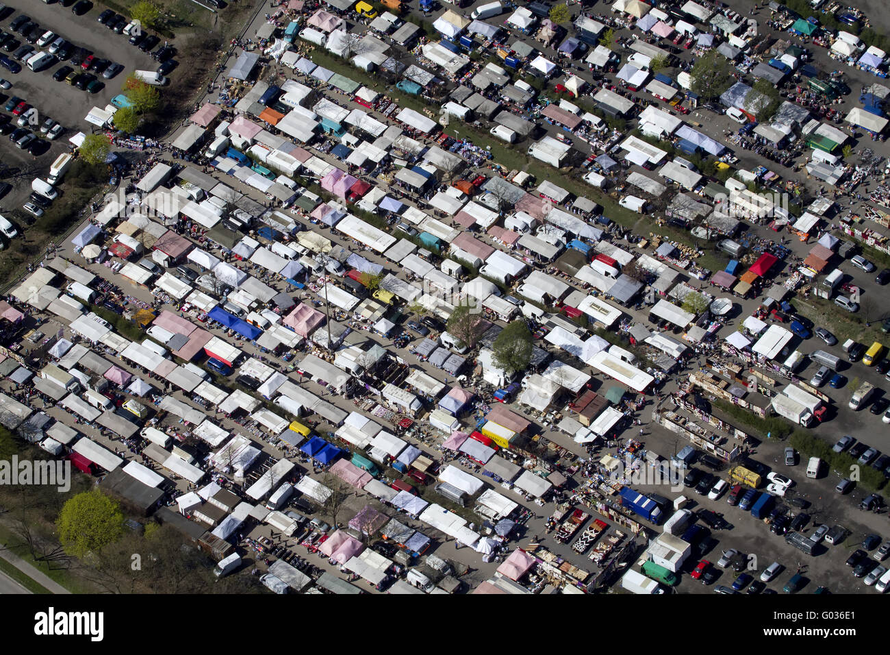 Flea market tents hi-res stock photography and images - Alamy