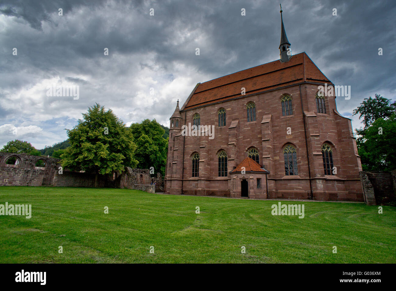Abbey well spring hi-res stock photography and images - Alamy