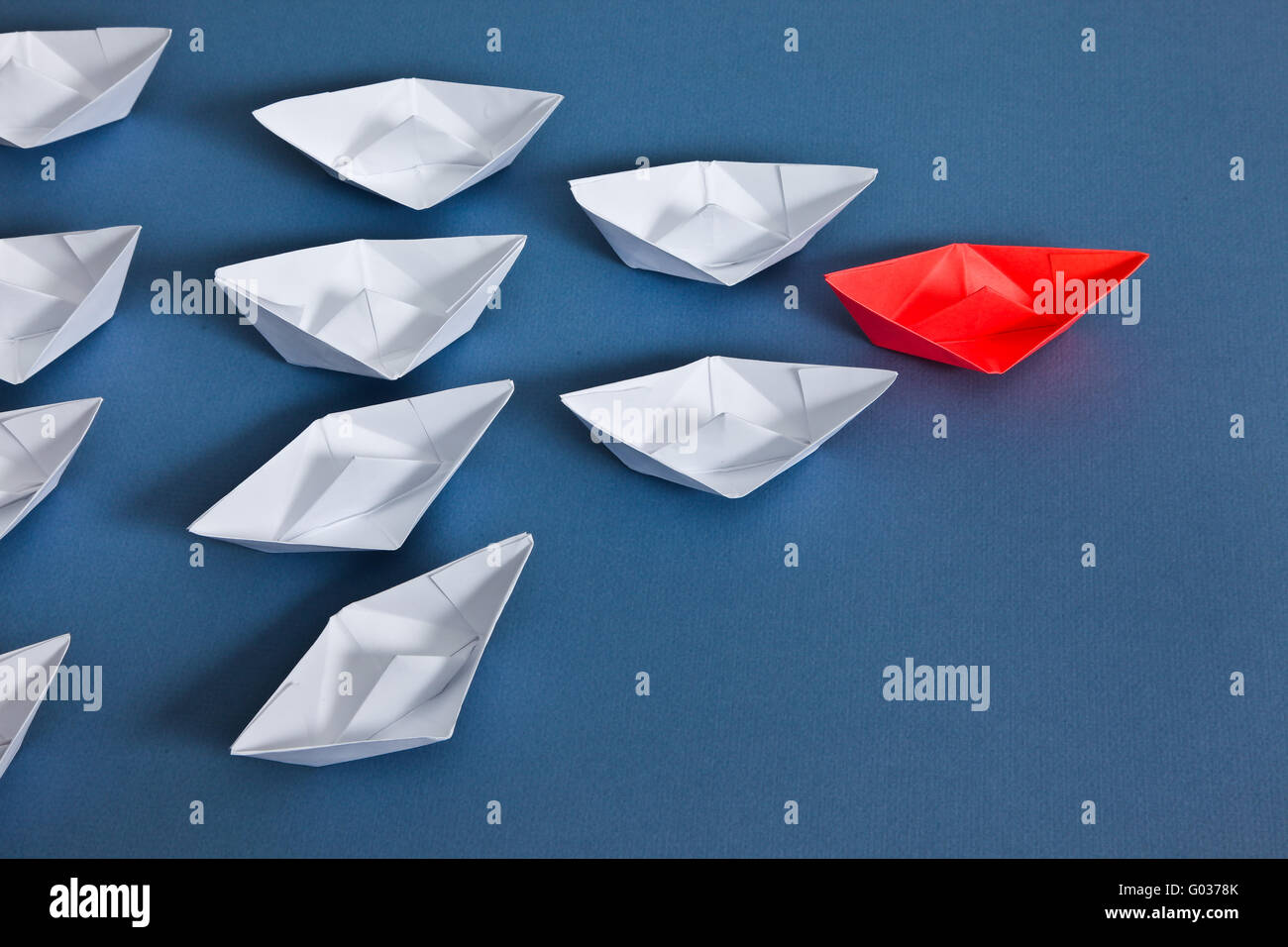 Paper boat race hi-res stock photography and images - Alamy