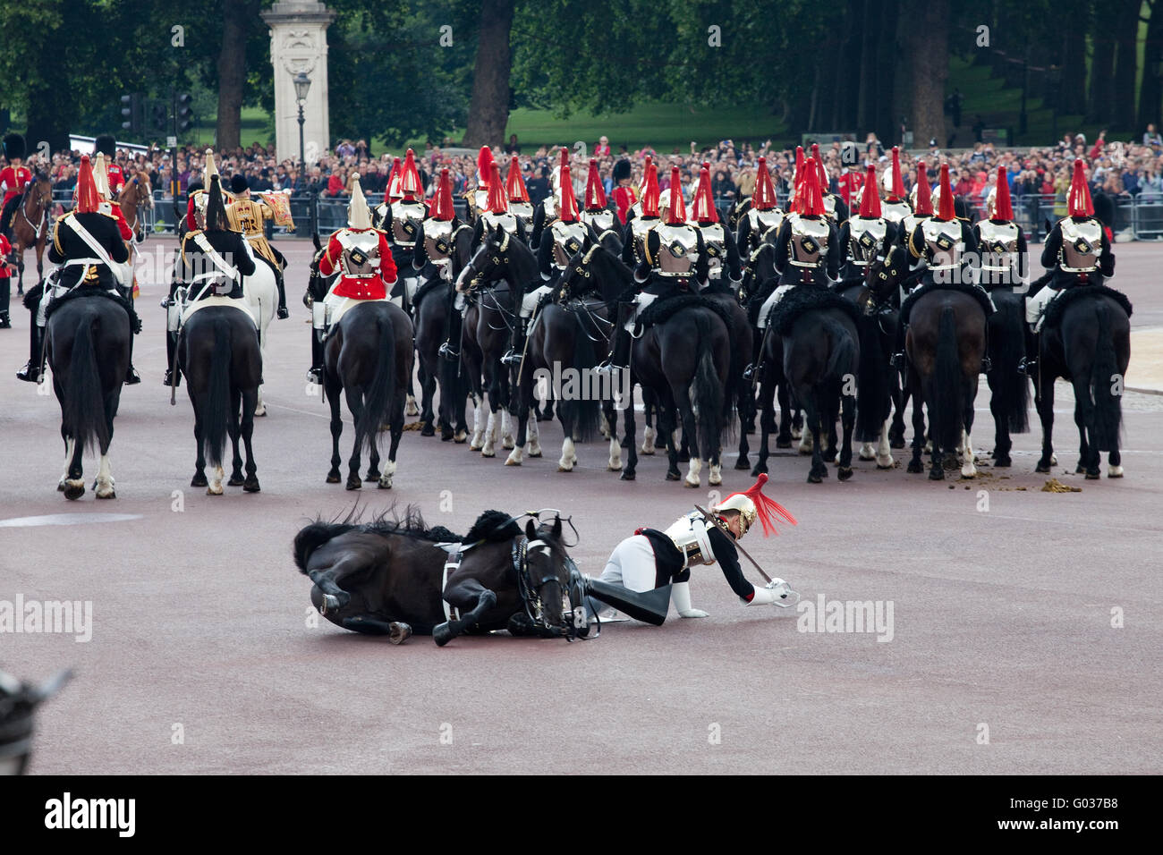 British royal guard helmet hi-res stock photography and images - Alamy