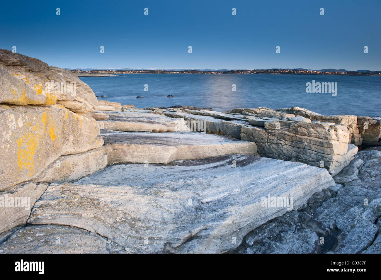 Curved rock hi-res stock photography and images - Alamy
