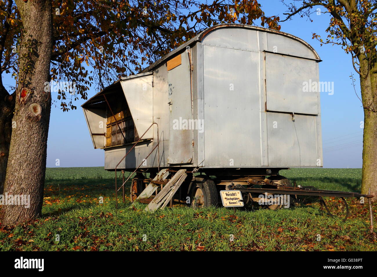 Bee car hi-res stock photography and images - Alamy