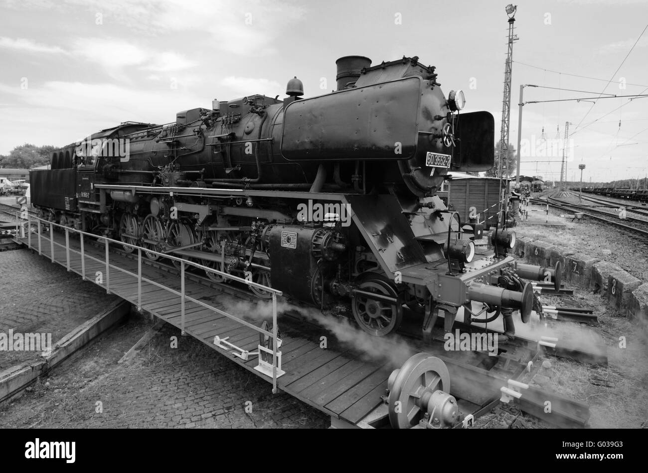 Railway turntable hi-res stock photography and images - Alamy