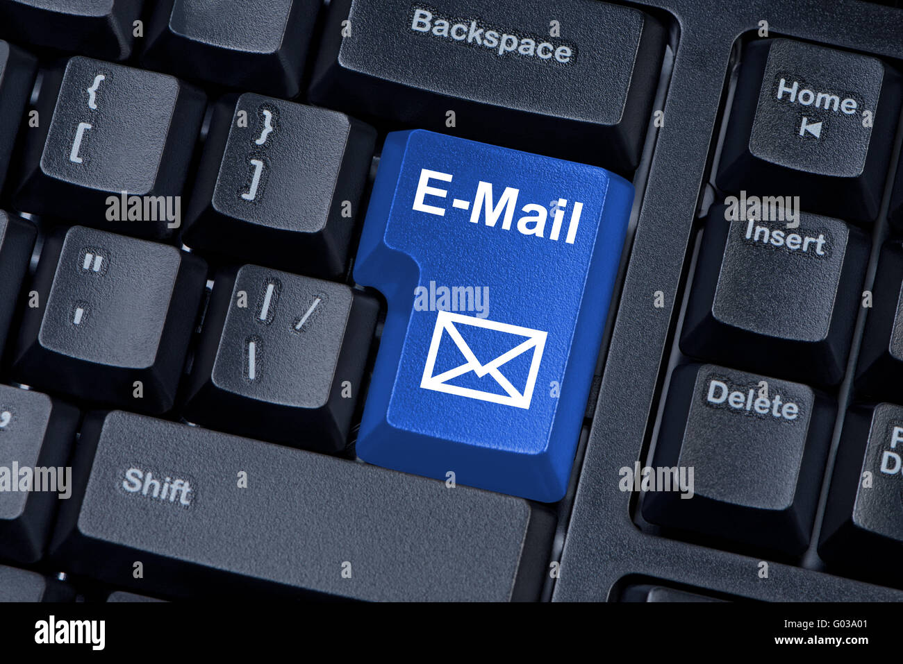 E-mail button computer keyboard with envelope icon Stock Photo - Alamy
