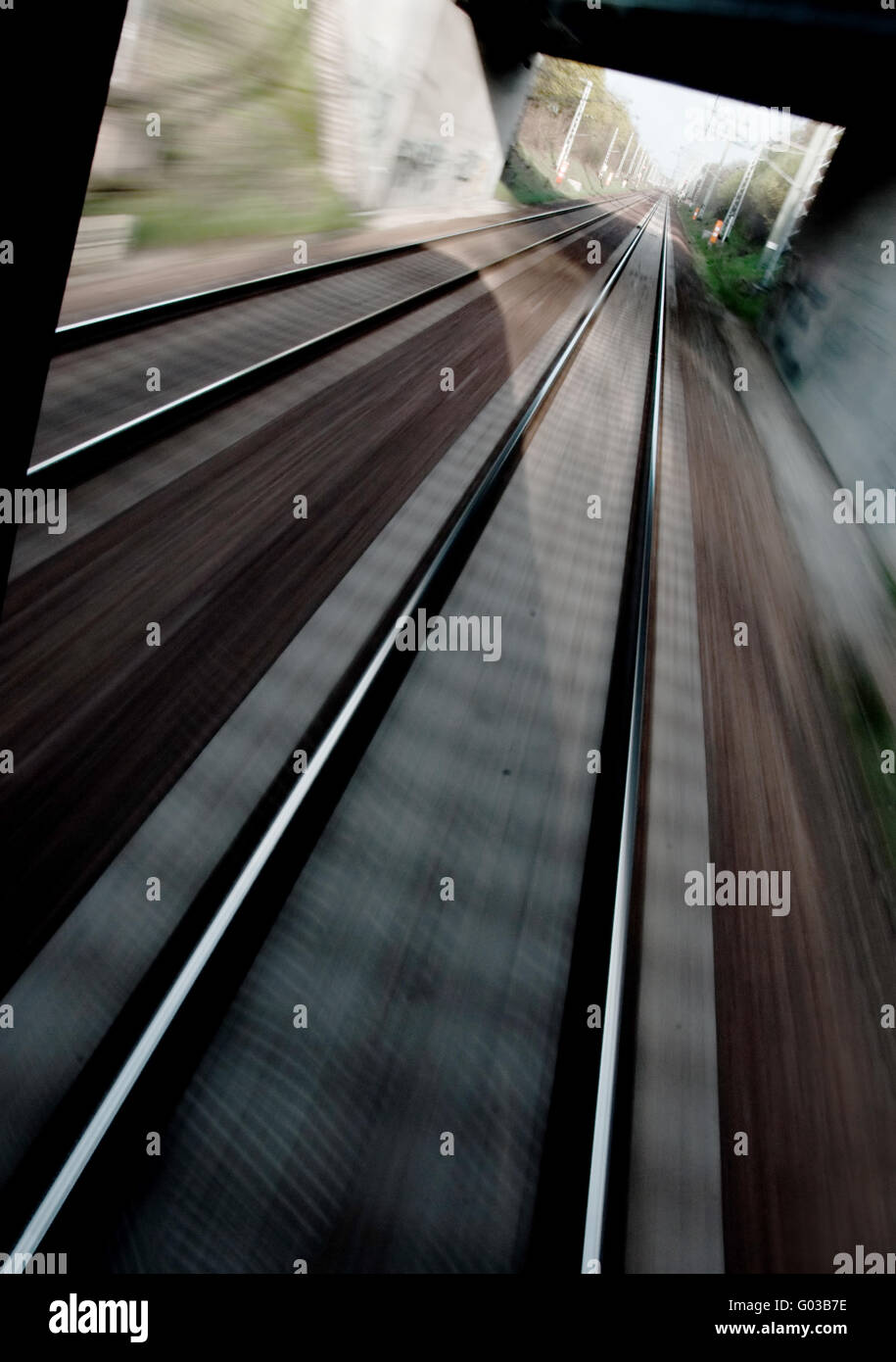 Unending tracks hi-res stock photography and images - Alamy