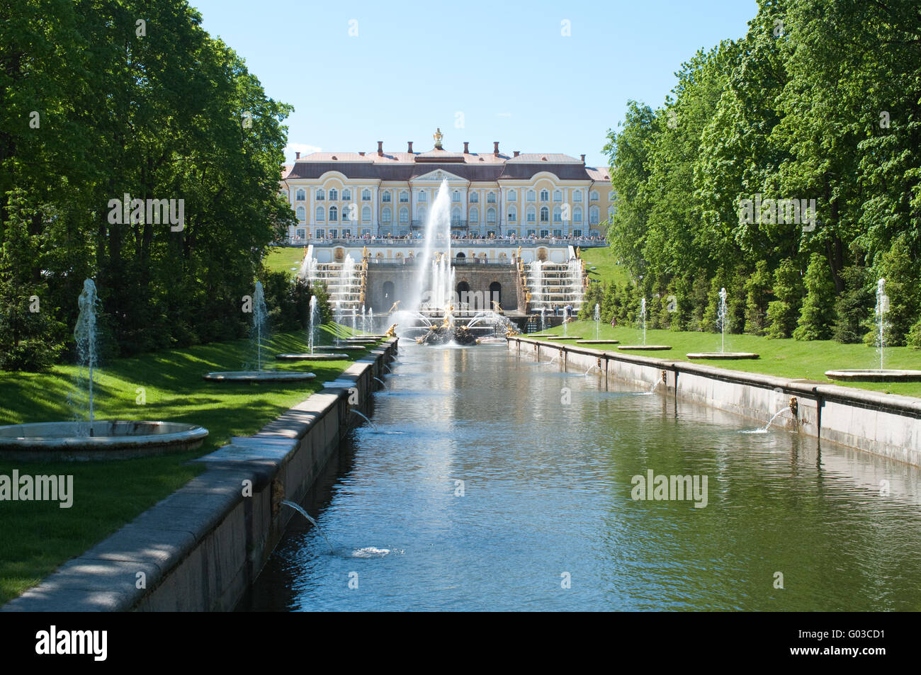Grand Peterhof Palace and the Grand Cascade Stock Photo - Alamy