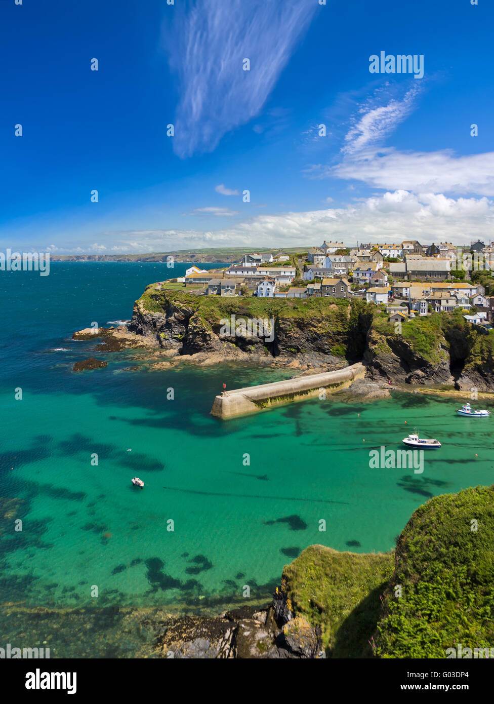 Port isaac hi-res stock photography and images - Alamy