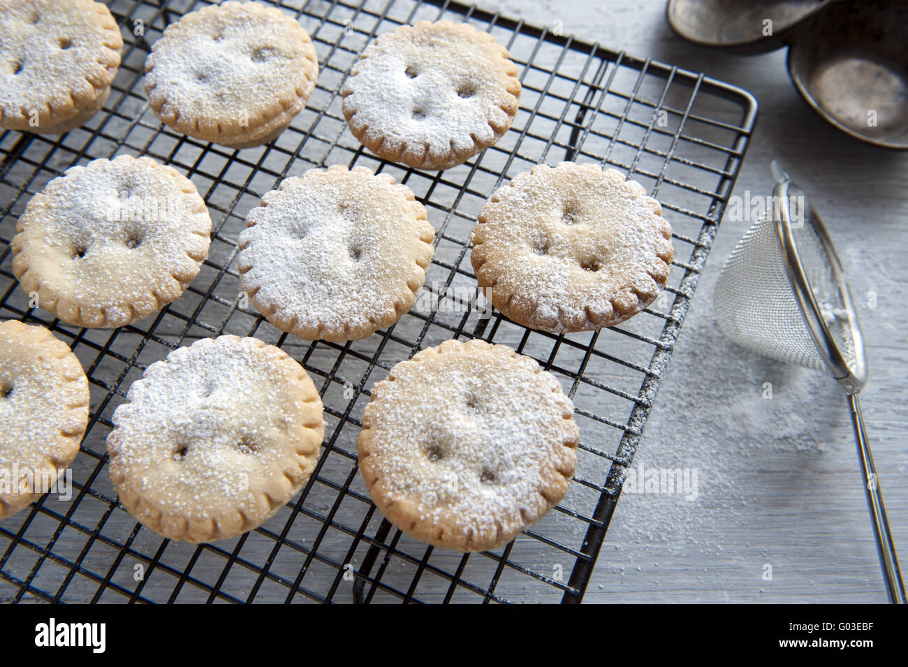 Cooling pies hi-res stock photography and images - Alamy