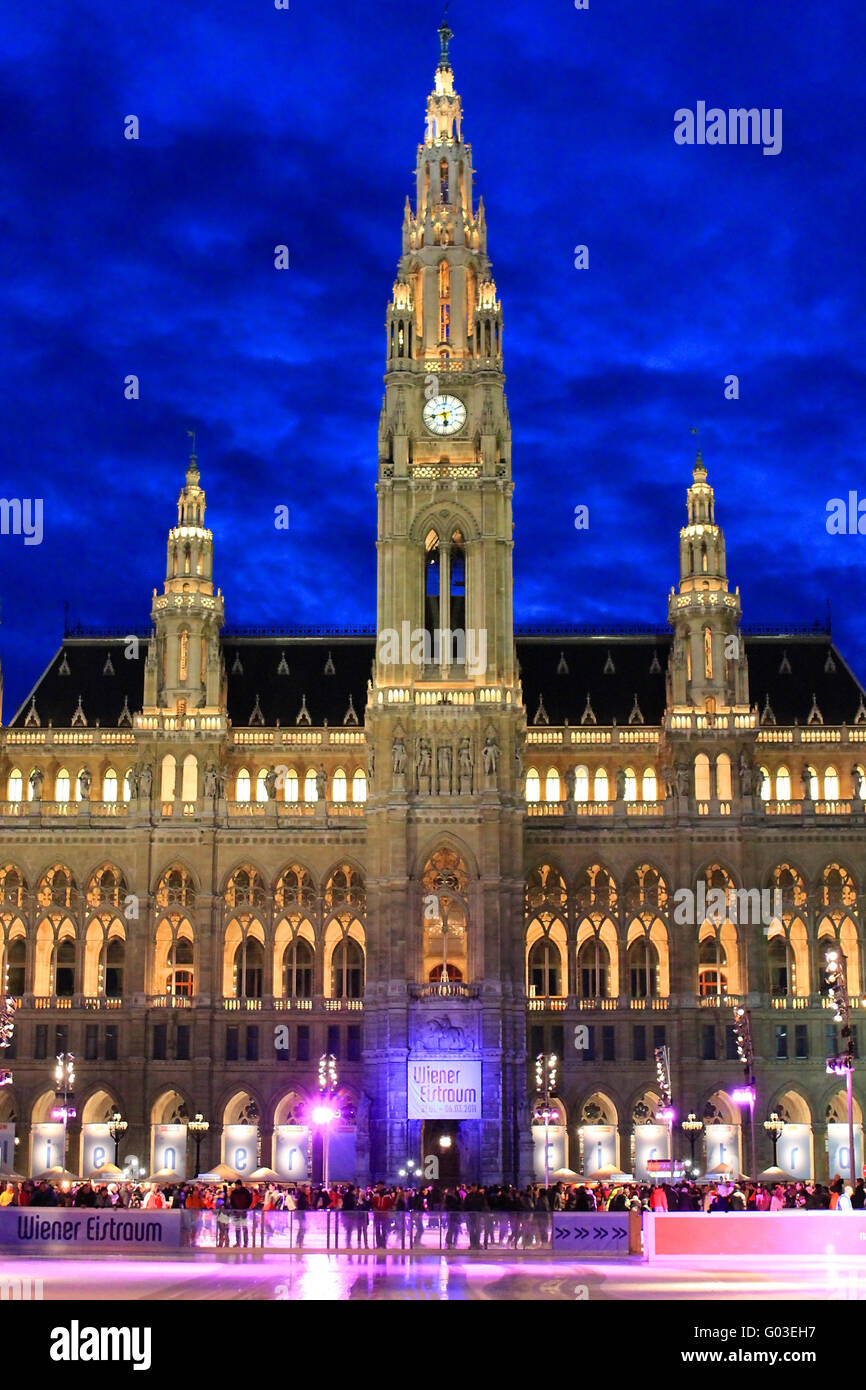 Townhall in vienna hi-res stock photography and images - Alamy