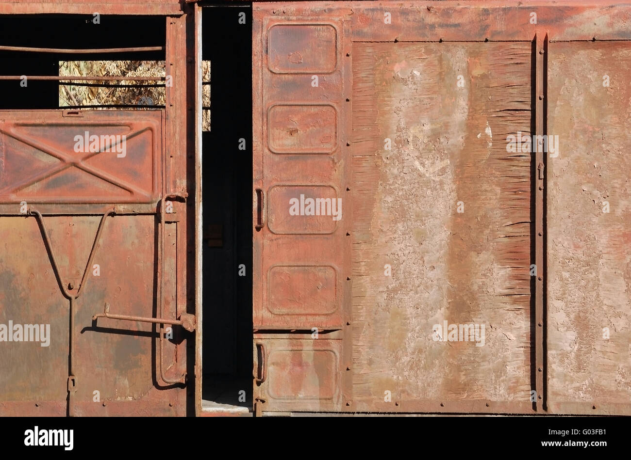 Sliding door railway hi-res stock photography and images - Alamy