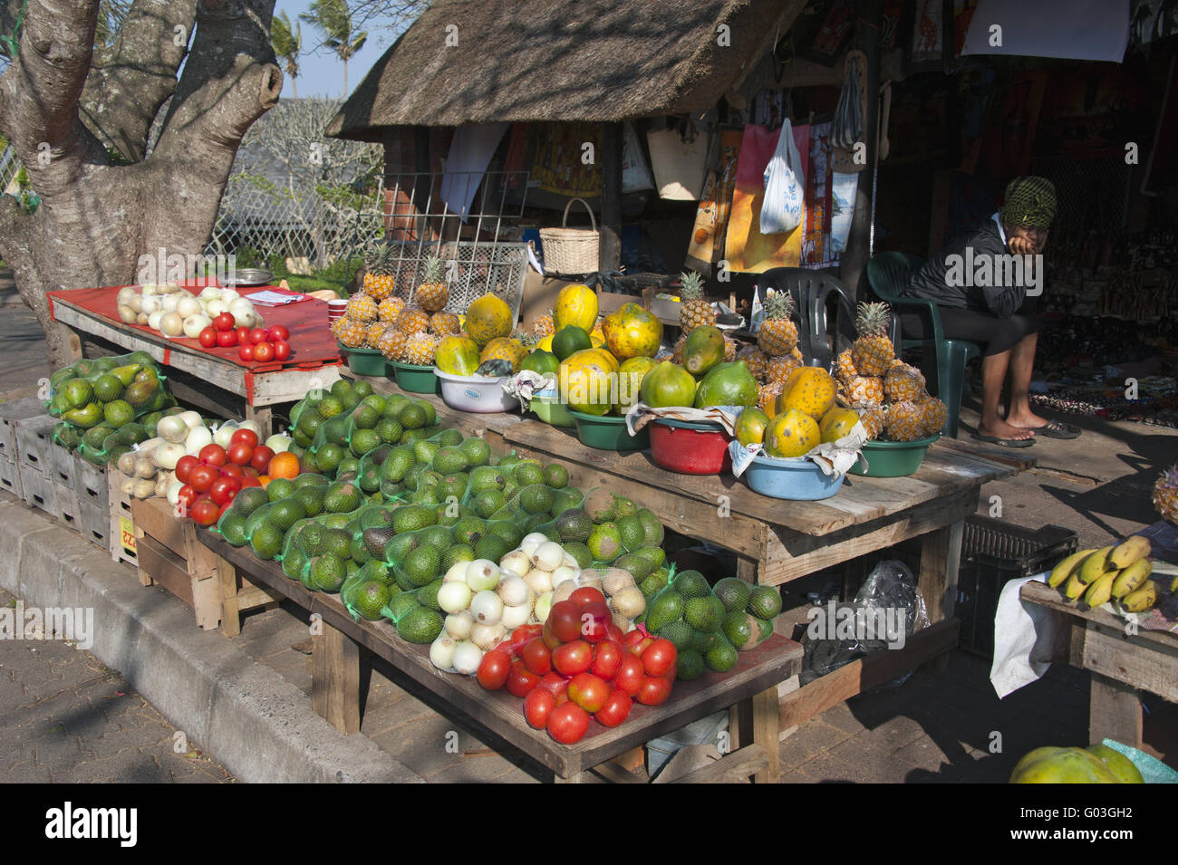 Fruit stand hi-res stock photography and images - Alamy