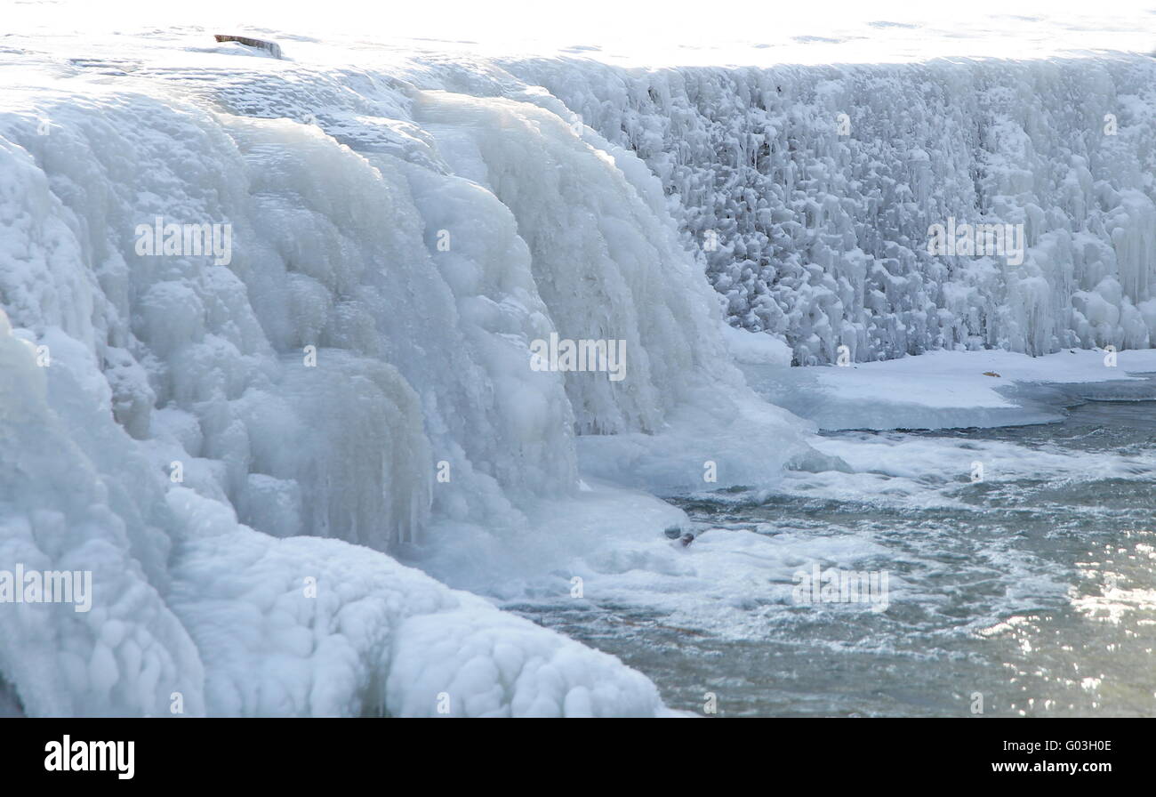 Iced river hi-res stock photography and images - Alamy