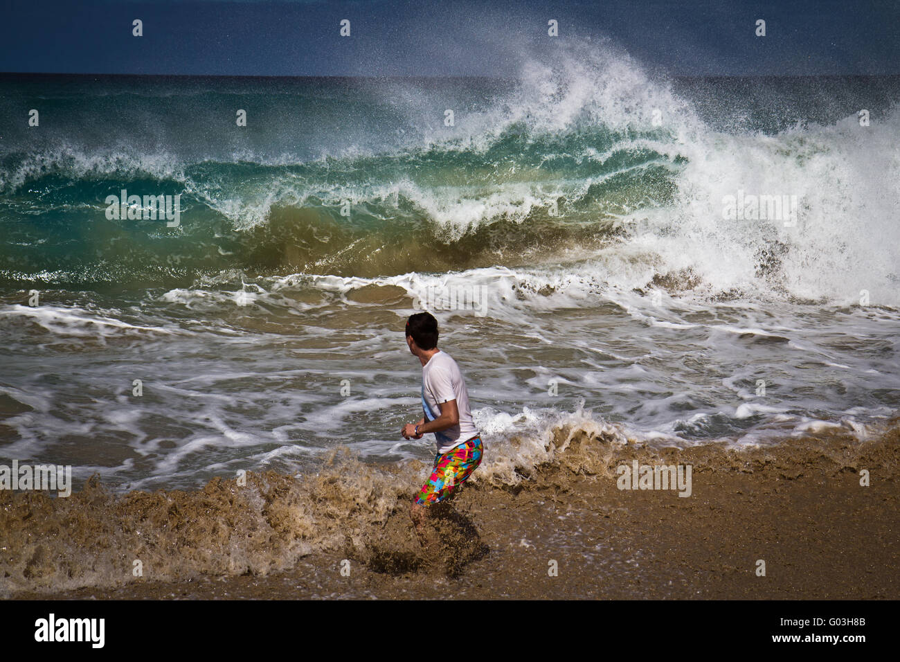 Tsunami risk hi-res stock photography and images - Alamy