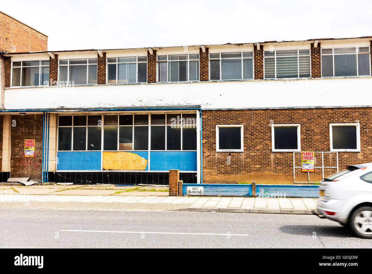 Poor shops hi-res stock photography and images - Alamy