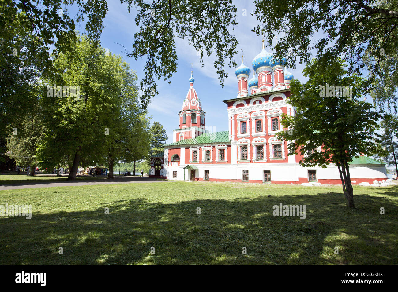 Vibrant blue and gold church hi-res stock photography and images - Alamy