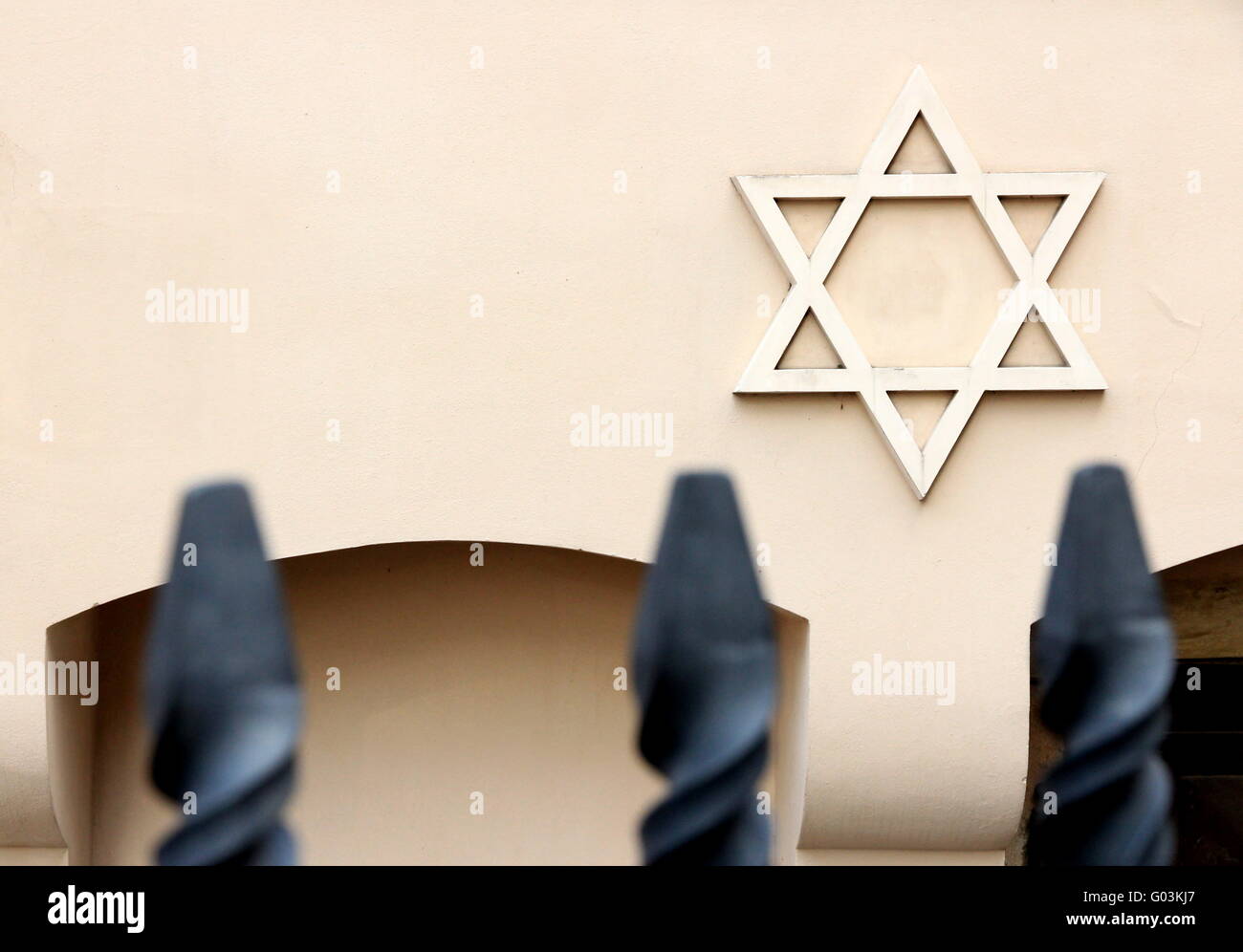Jewish fence hi-res stock photography and images - Alamy