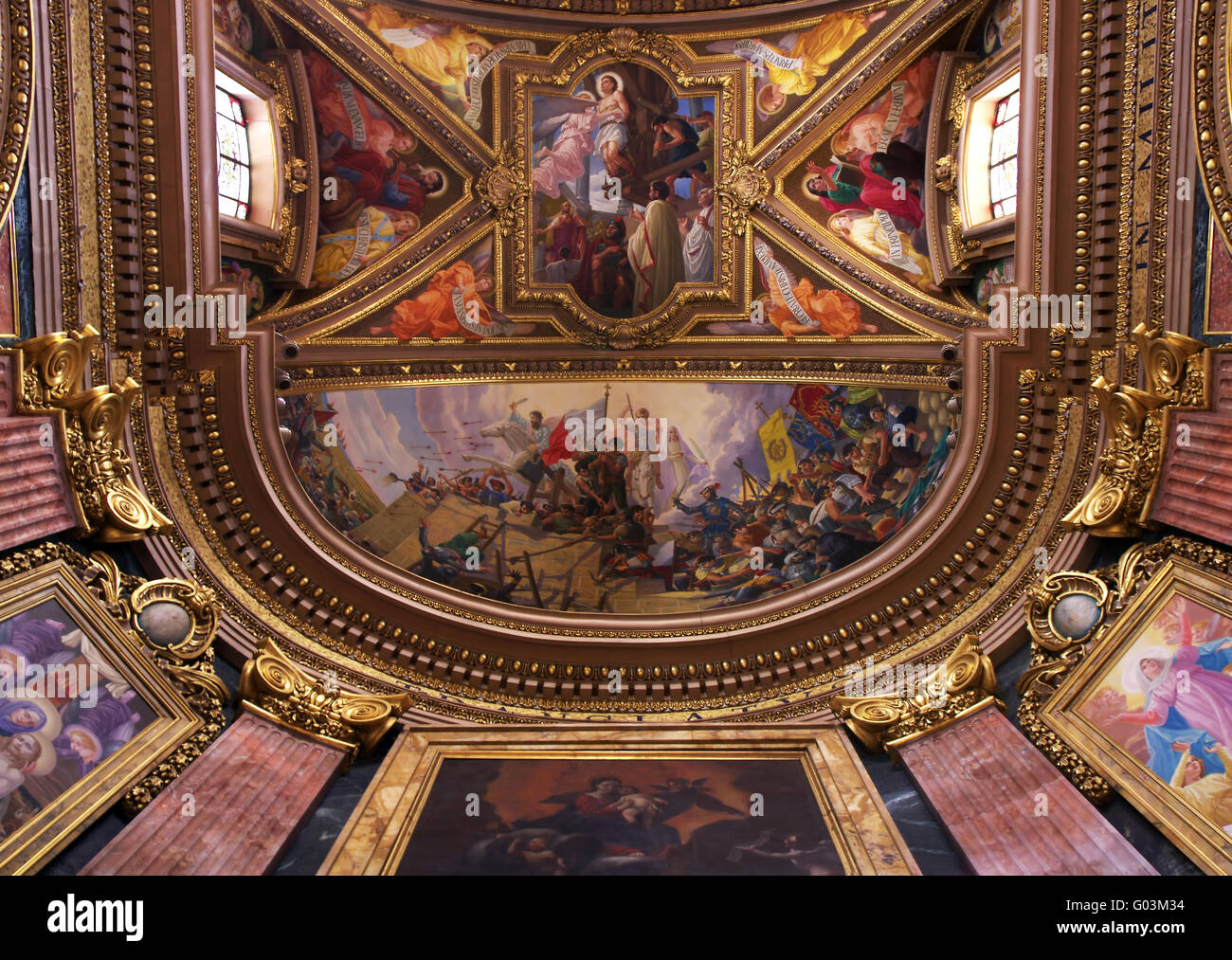 Ceiling moulding hi-res stock photography and images - Alamy