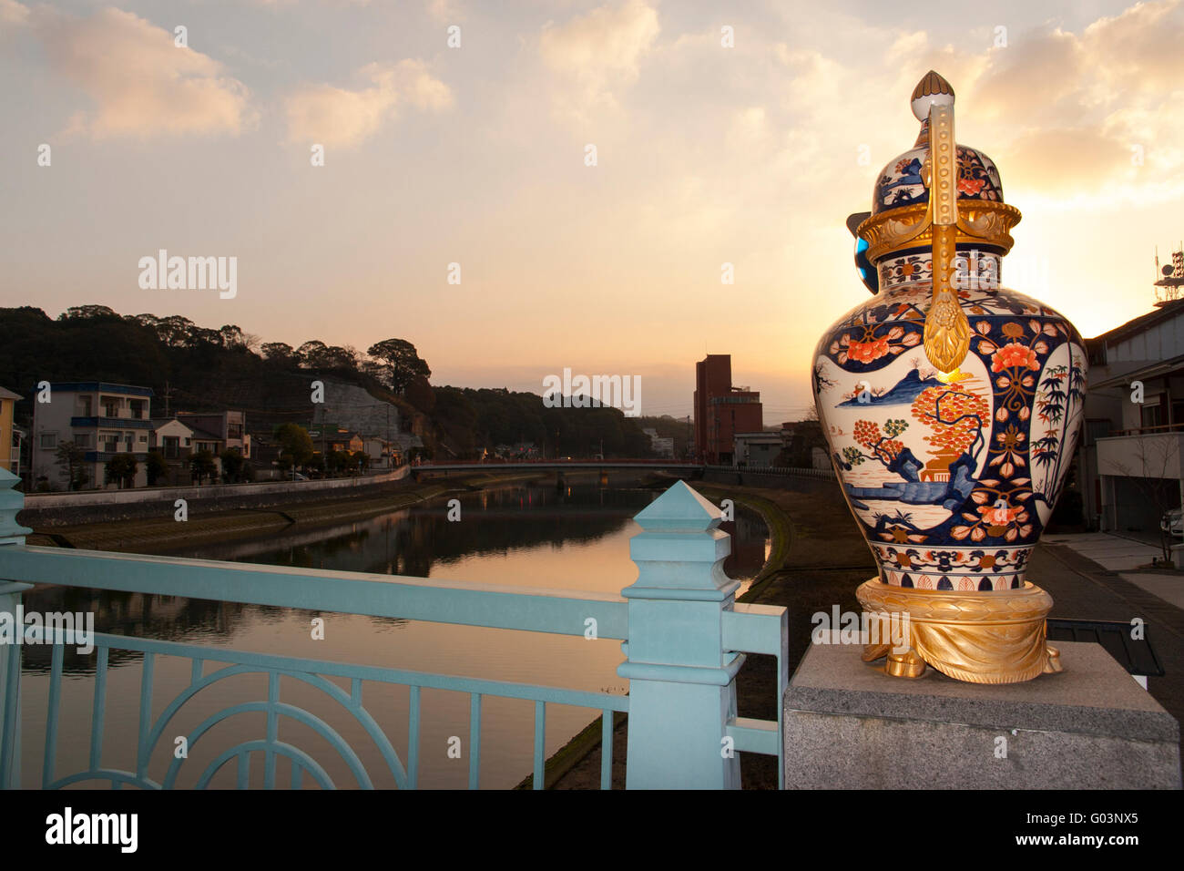 Public art on bridge hi-res stock photography and images - Alamy