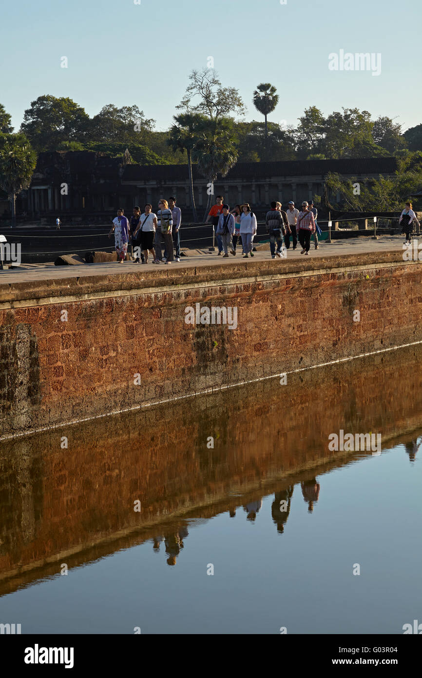 Moat crossing hi-res stock photography and images - Alamy