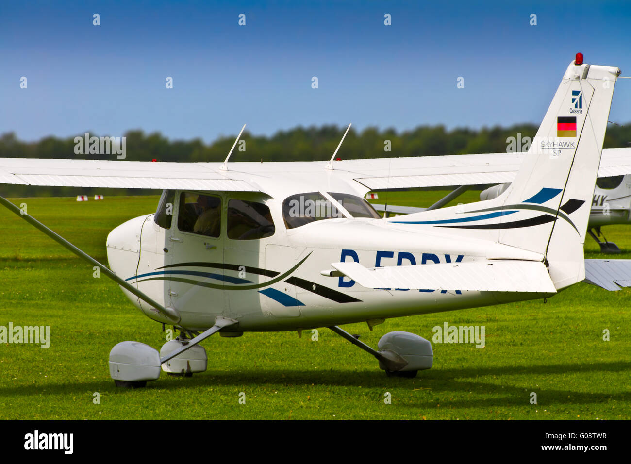 Cessna 172 aircraft hi-res stock photography and images - Alamy