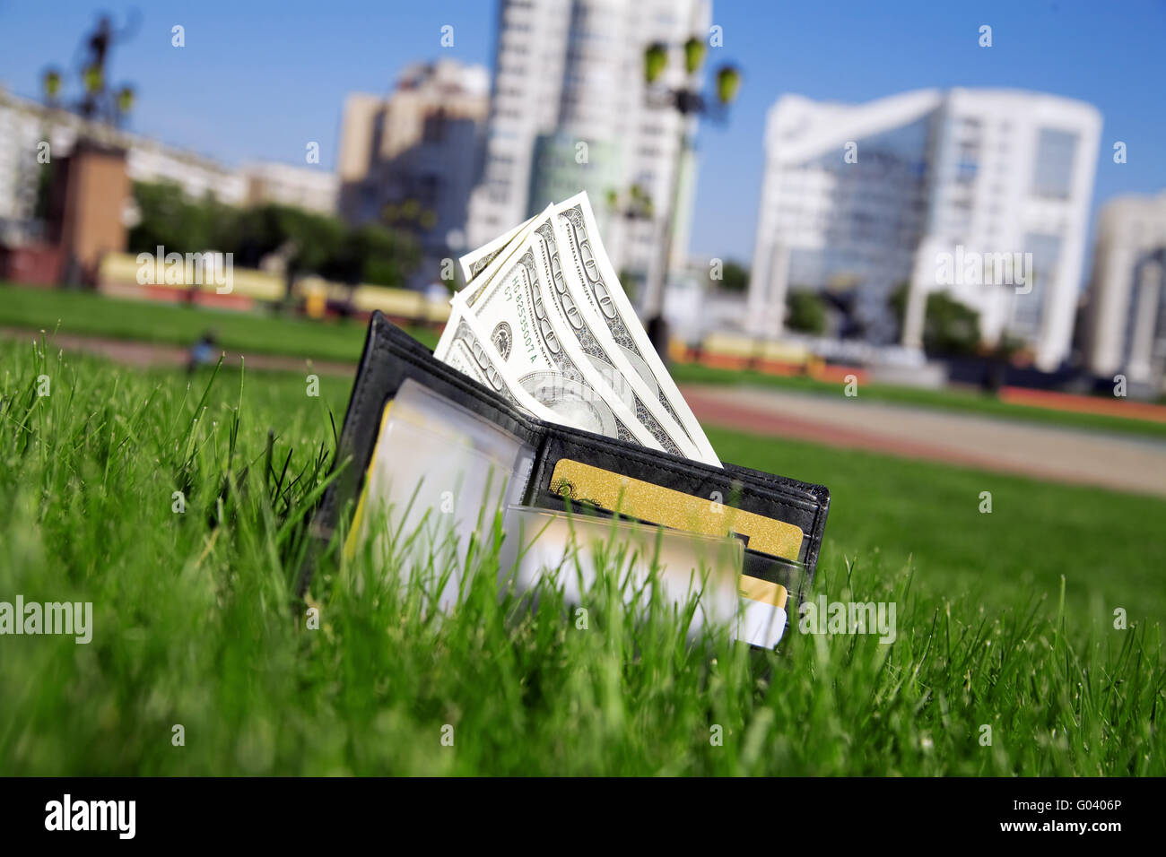 Overflowing purse hi-res stock photography and images - Alamy