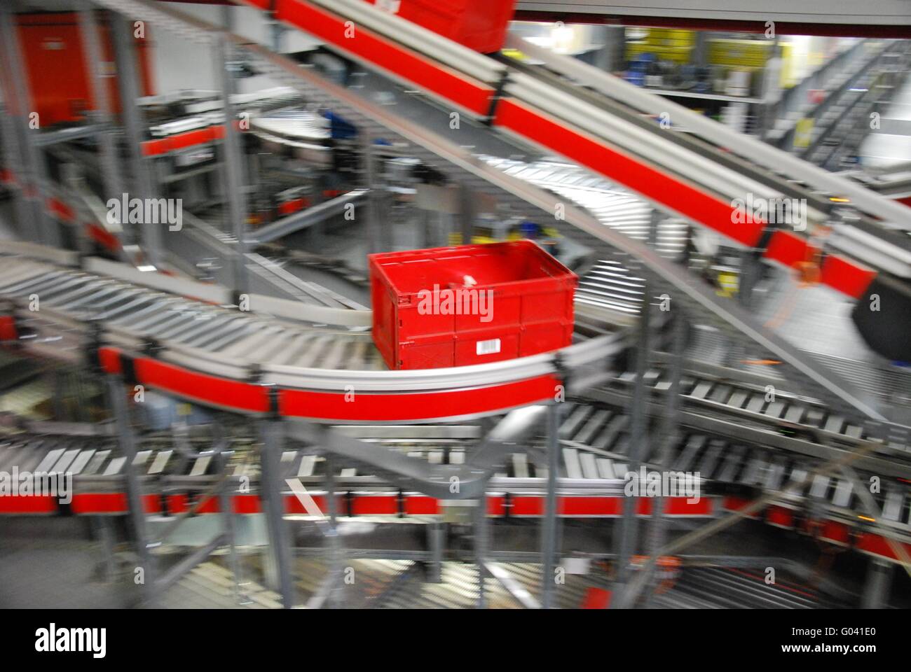 Band conveyor hi-res stock photography and images - Alamy