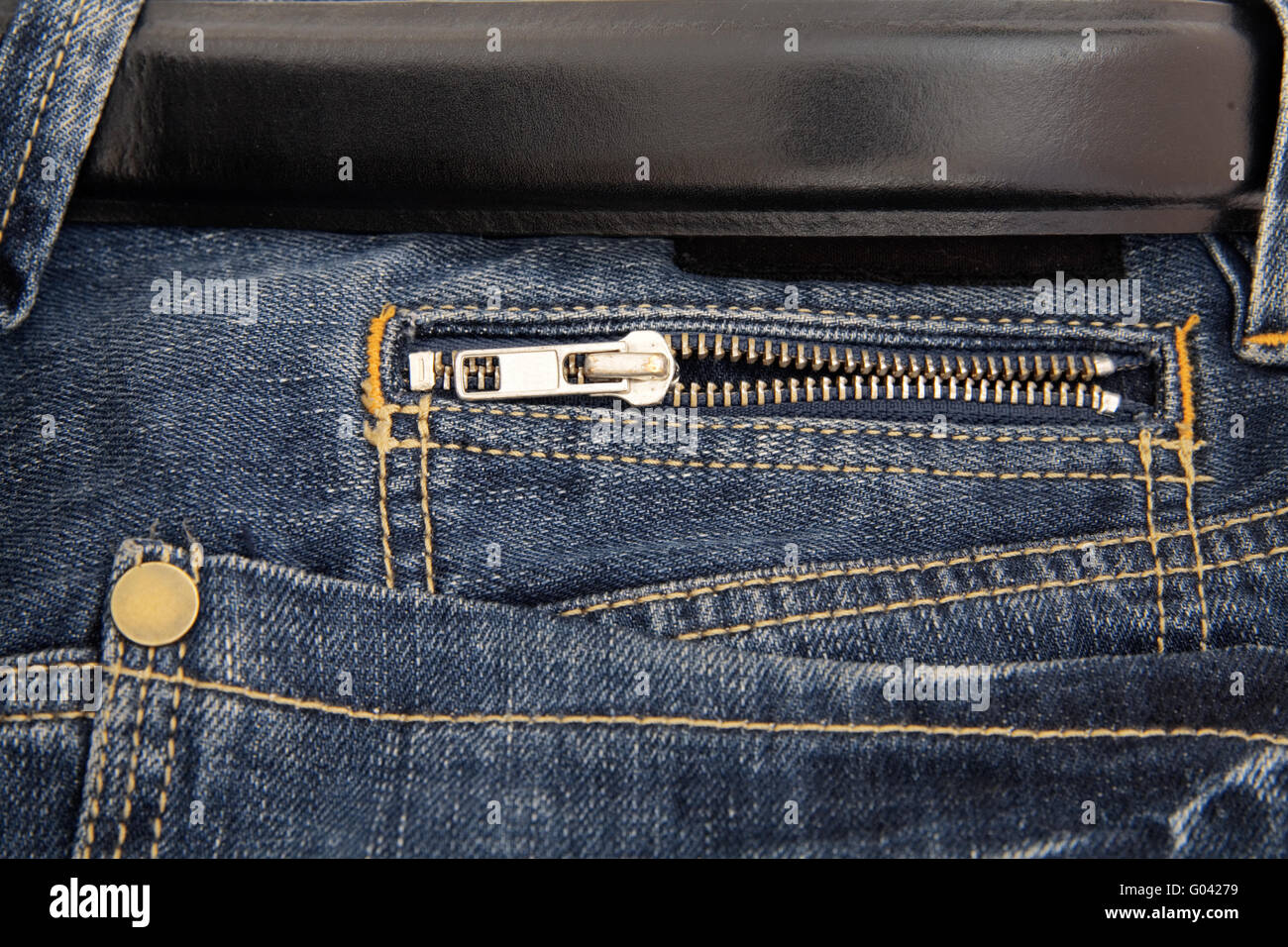 Black canvas belt hi-res stock photography and images - Alamy