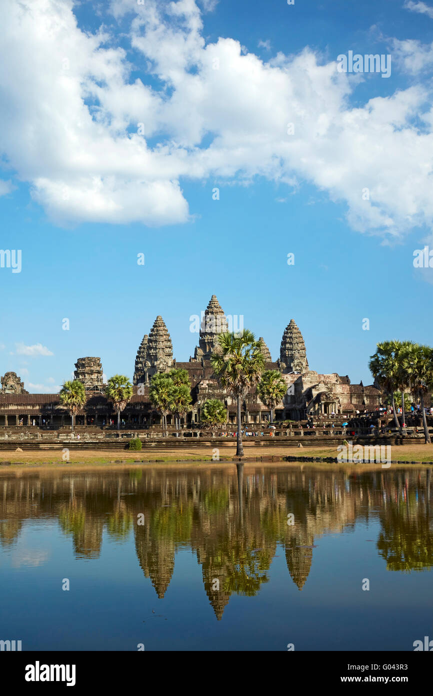 Angkor Wat temple complex (12th century), Angkor World Heritage Site ...